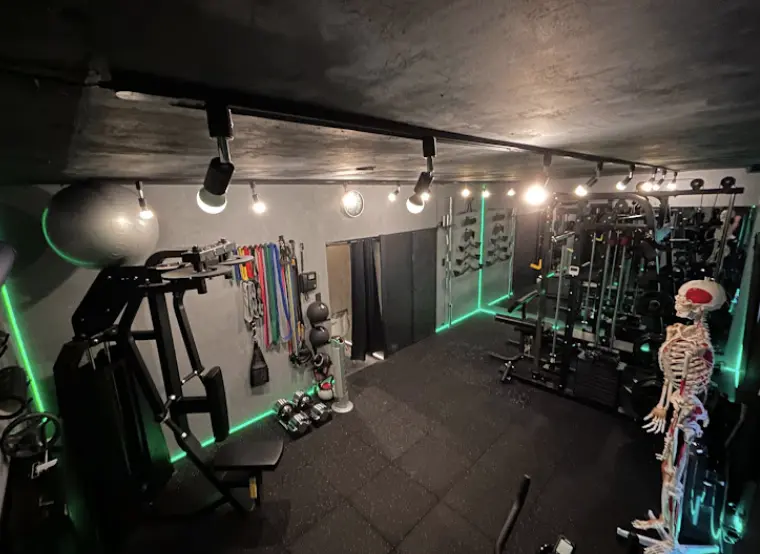 【厳選】東新宿のパーソナルジムおすすめ5選！安いジム・通い放題店も選出